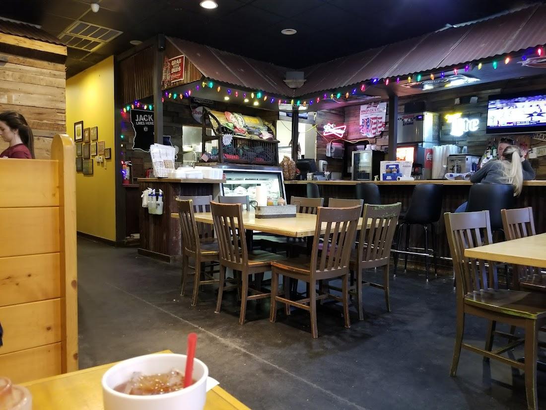 BBQ Pit - Barbecue restaurant in Monroe, LA